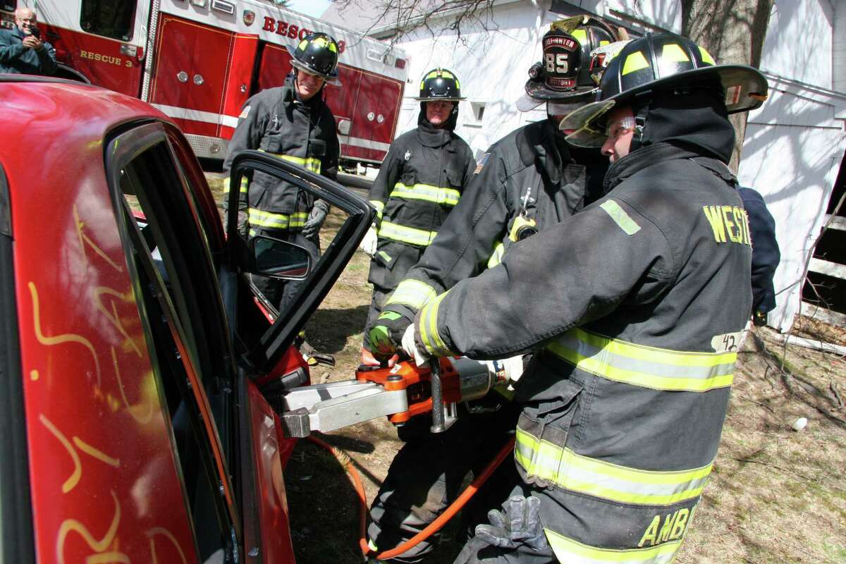 ‘Fire Ops 101’ schools officials in firefighter challenges