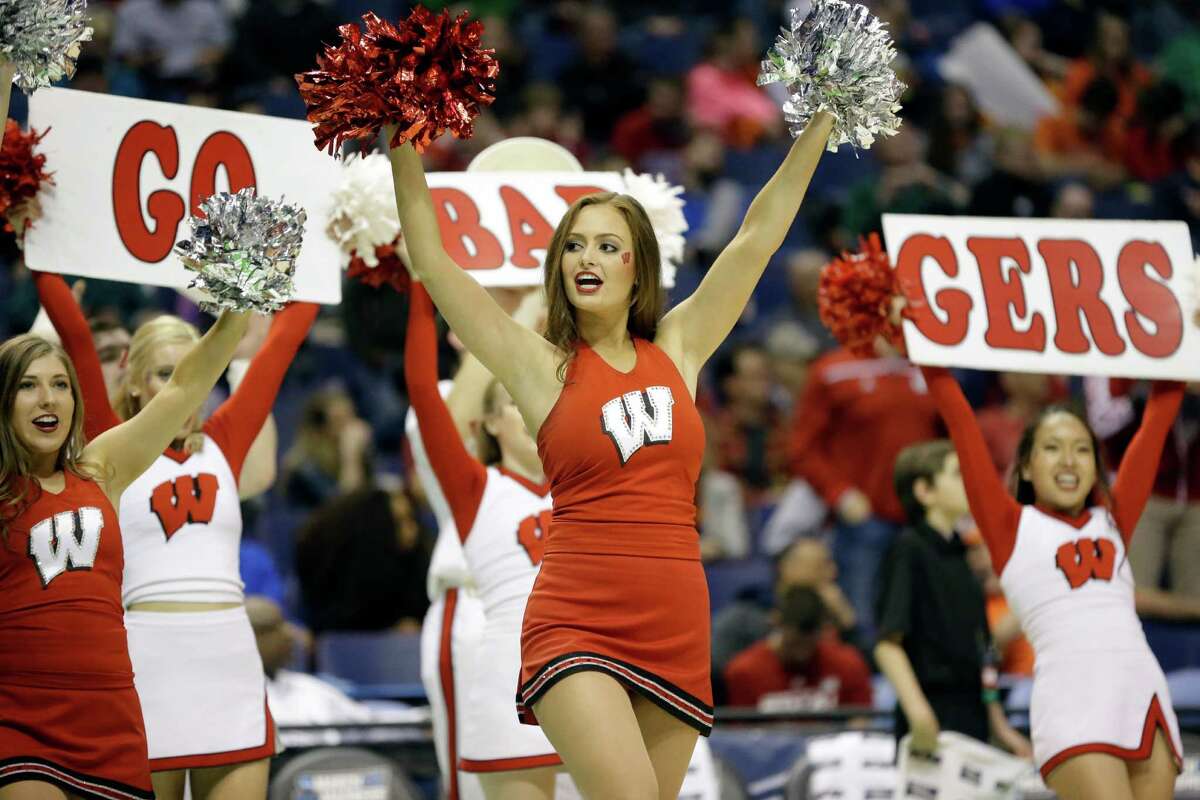 Cheerleader checklist at University of Washington offends many who ...