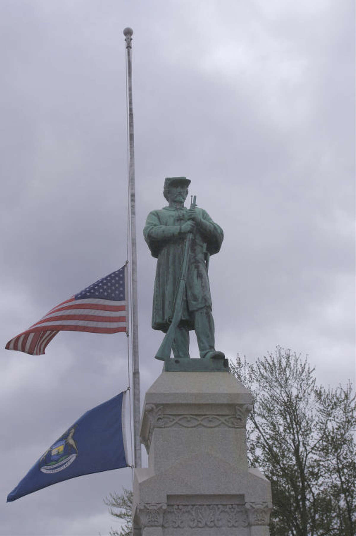 St. Louis monument turns 100 years old