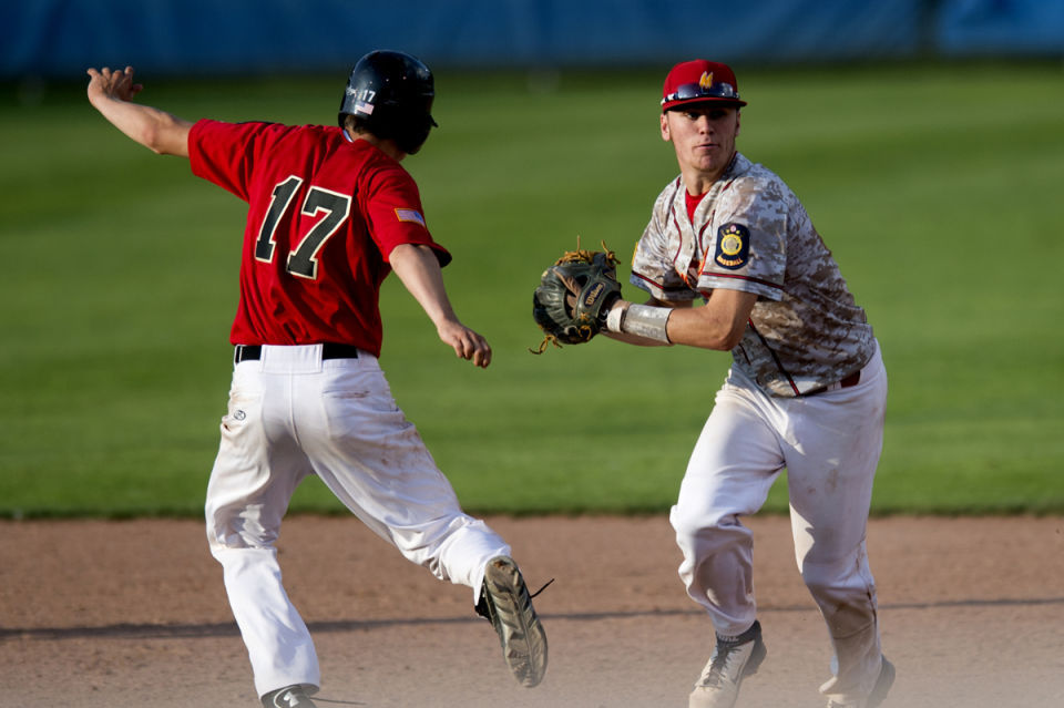 Berryhill pulls away from Clare Burt late, advances to today's winners ...