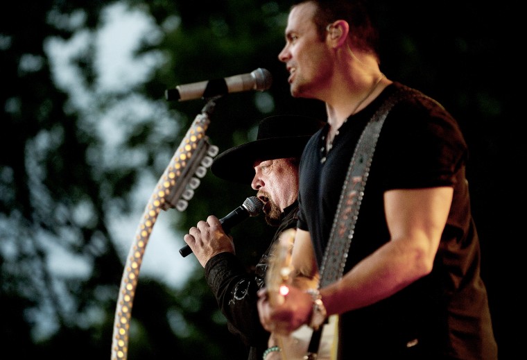 Montgomery Gentry rocks its Southern roots