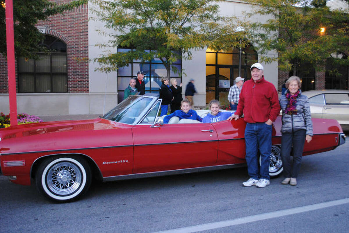Car show draws 200 entries to downtown Midland