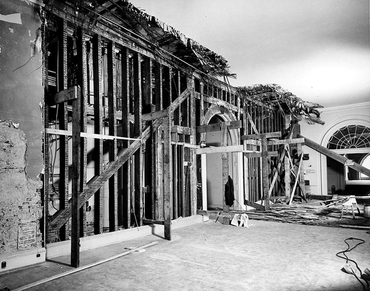 Historical photographs show the White House utterly gutted and demolished