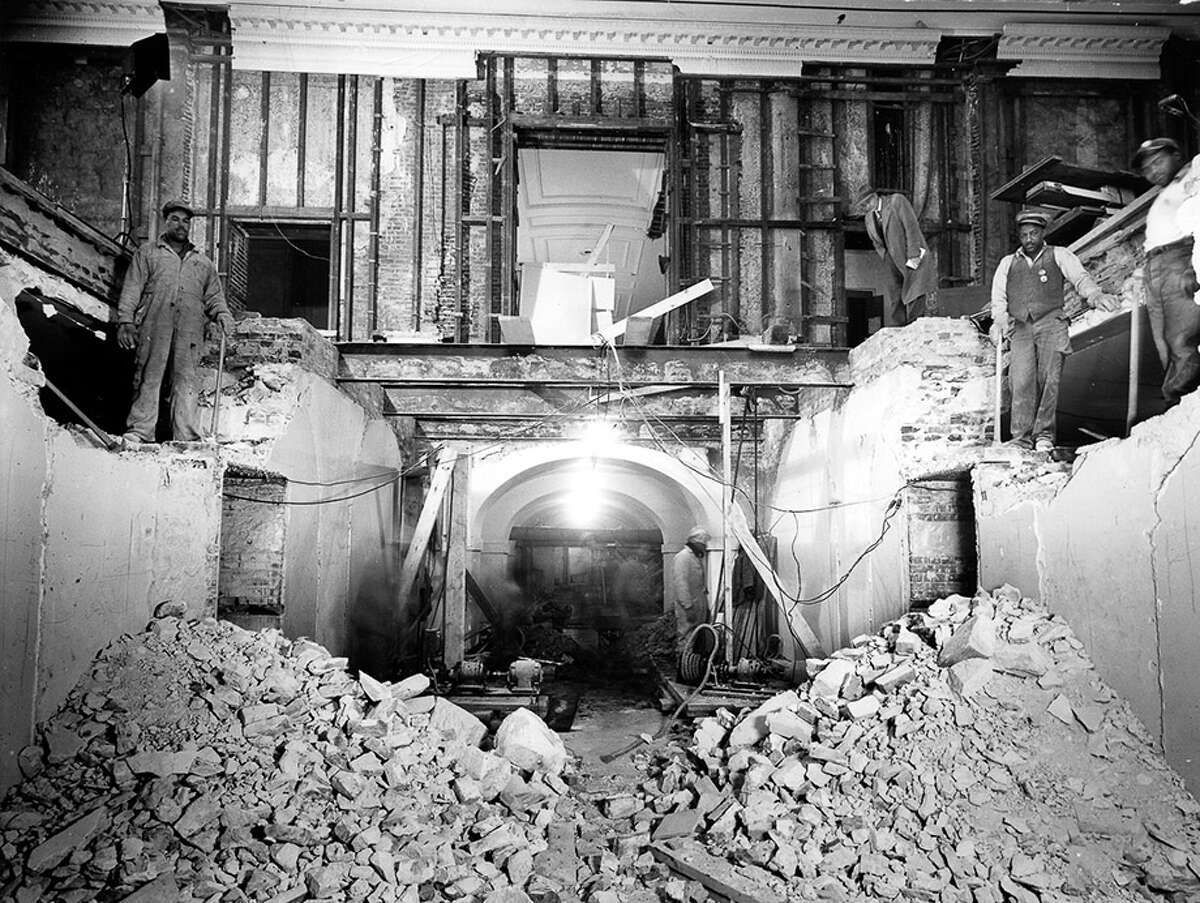 Historical photographs show the White House utterly gutted and demolished