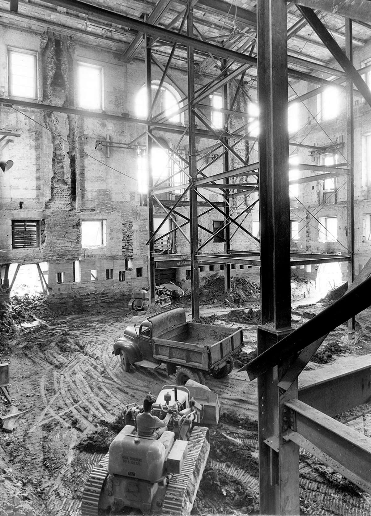 Historical photographs show the White House utterly gutted and demolished