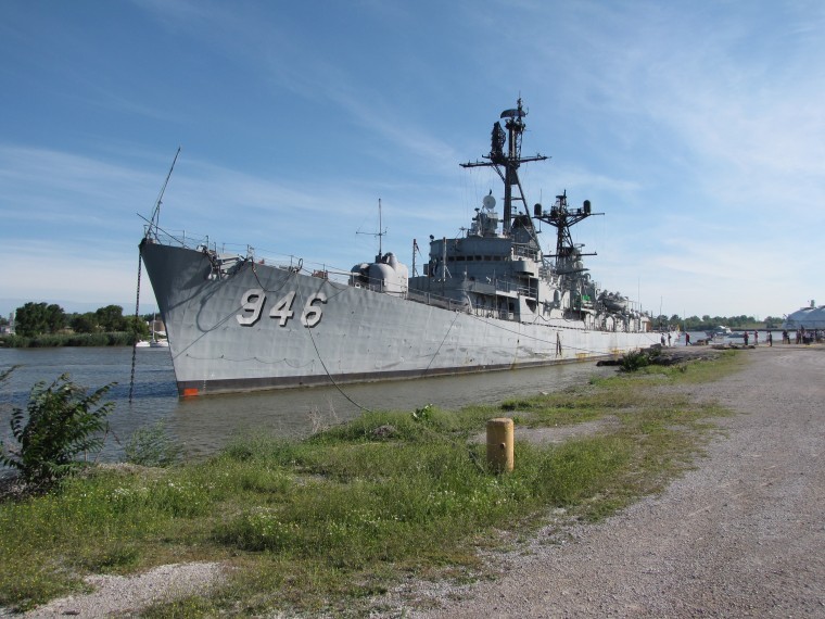 USS Edson arrives in Bay City