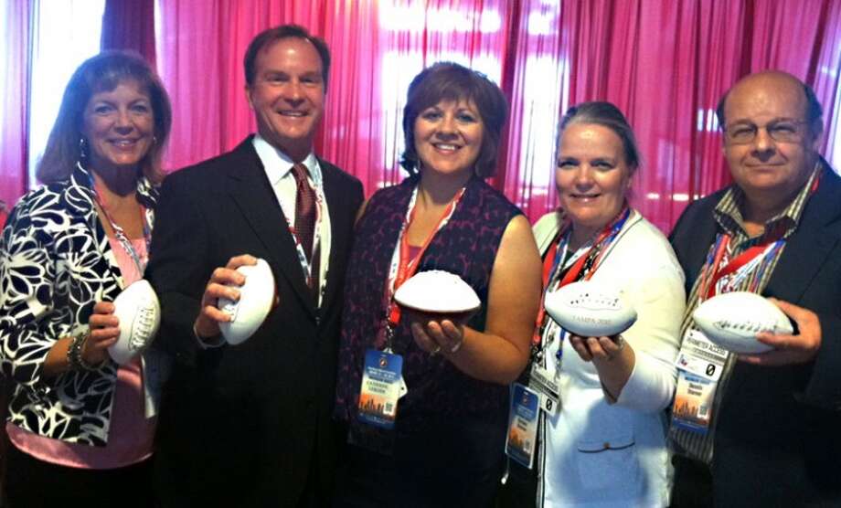 Schuette describes scene at GOP convention, predicts Romney victory ...