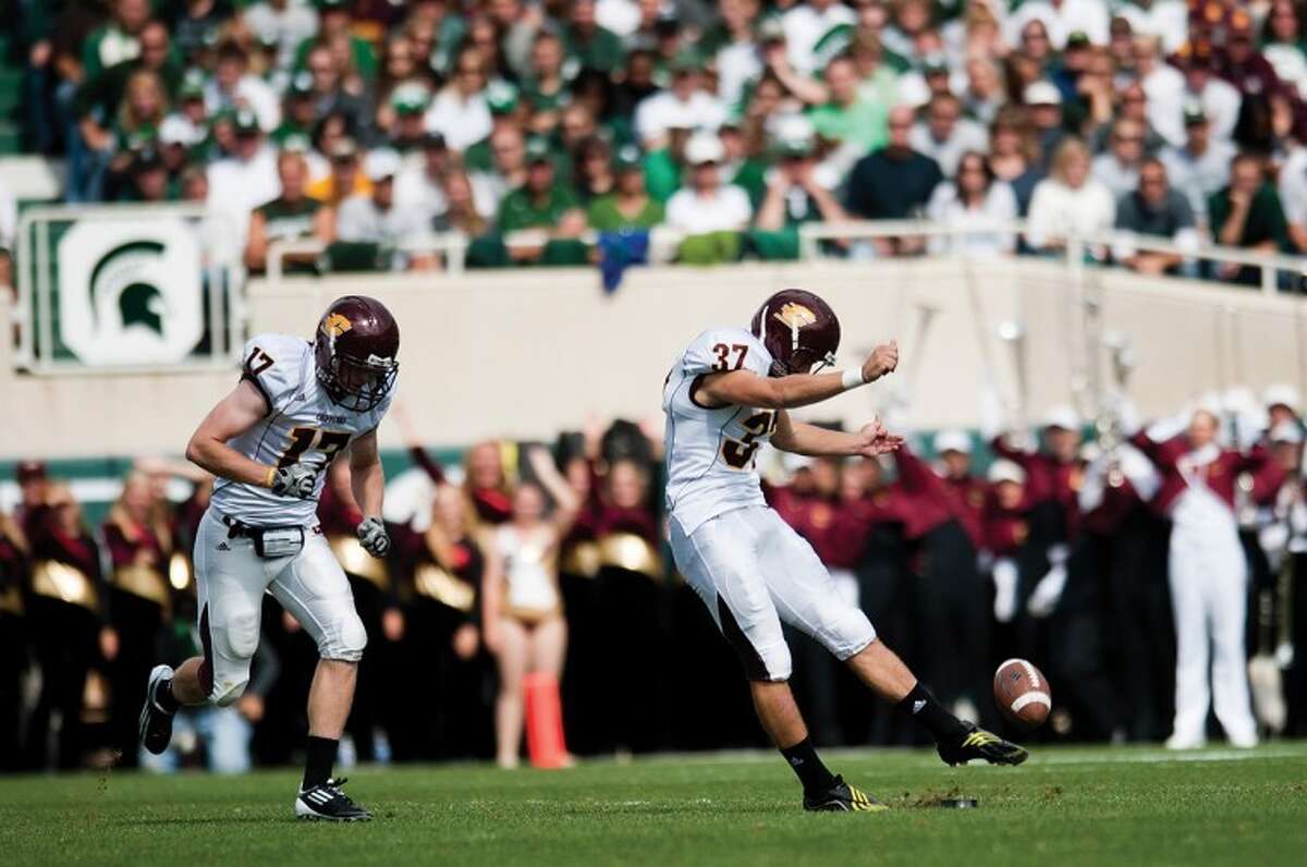 Former MHS teammates Maxwell, Gagnon face off as opponents in MSU-CMU game
