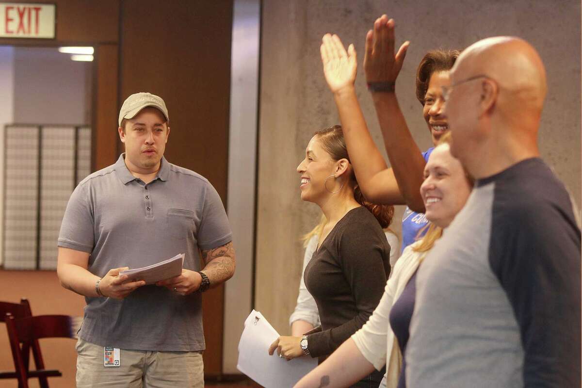 Vets use play to 'tell Houston' about experiences in military