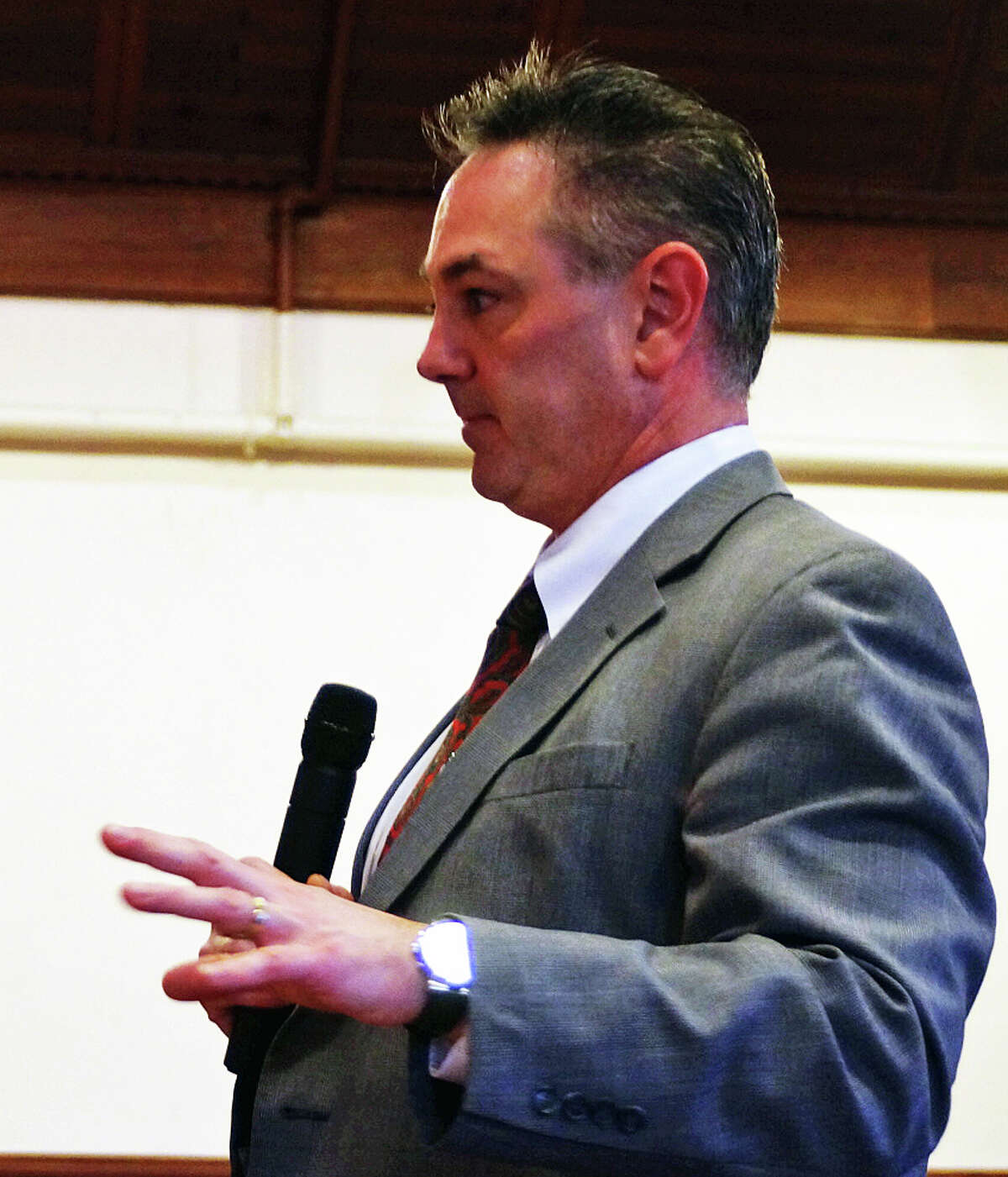 Addiction strikes home: Tales of opioid abuse aired in Fairfield