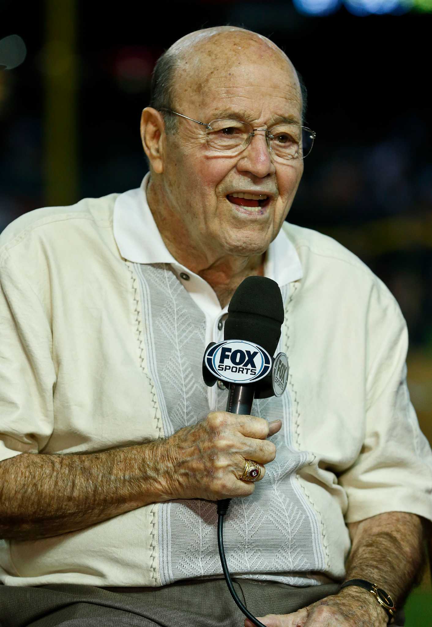 Joe Garagiola, baseball player who became a broadcasting star, dies at 90