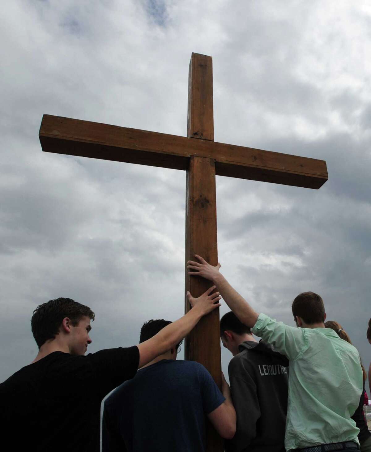 First Congregational Church youth group cross walk