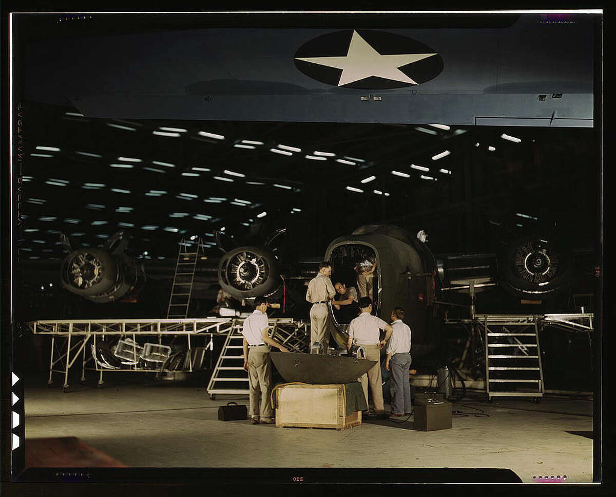 Color Photos: Airplanes from the World War II era