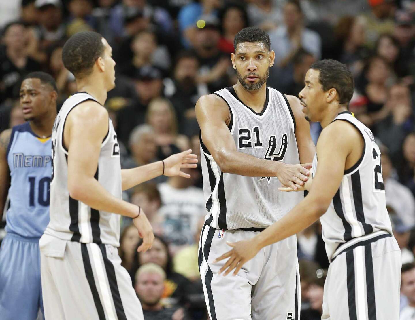 Return or retire — if Spurs’ Duncan is big