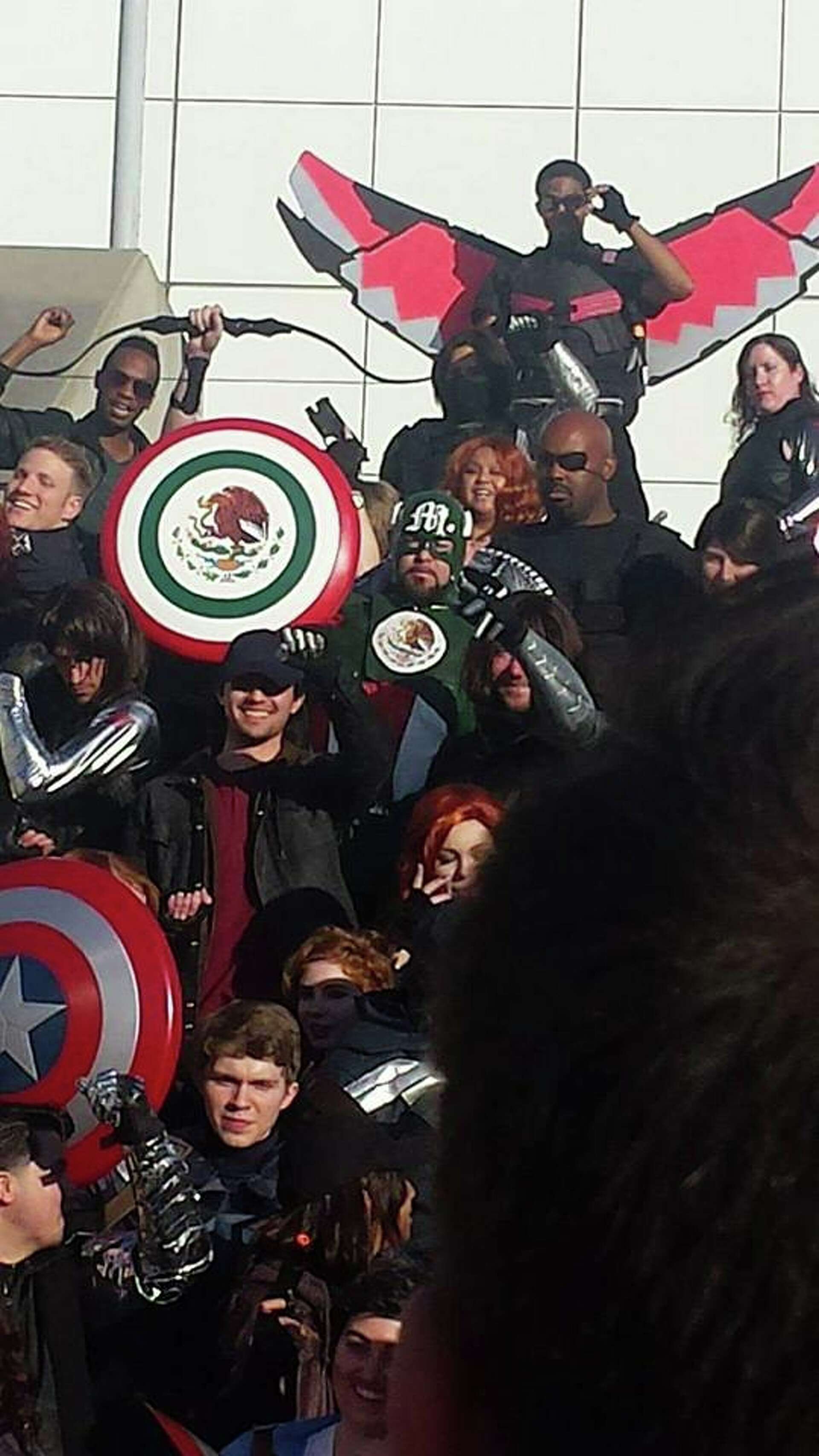 'Captain Mexico,' 'Super Cholo' and 'Vato Man' comic con costumes go viral