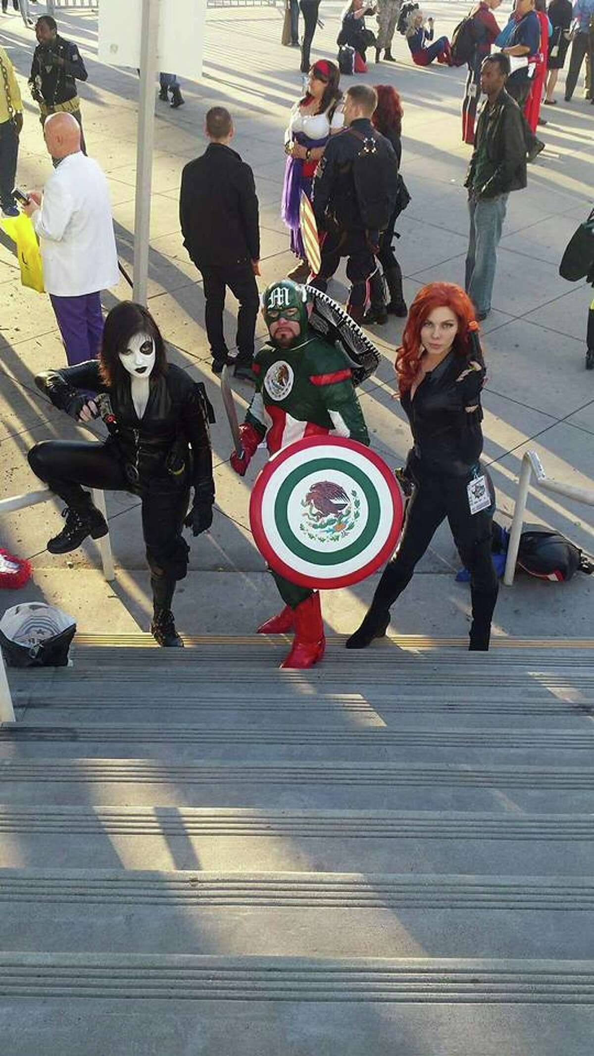 'Captain Mexico,' 'Super Cholo' and 'Vato Man' comic con costumes go viral