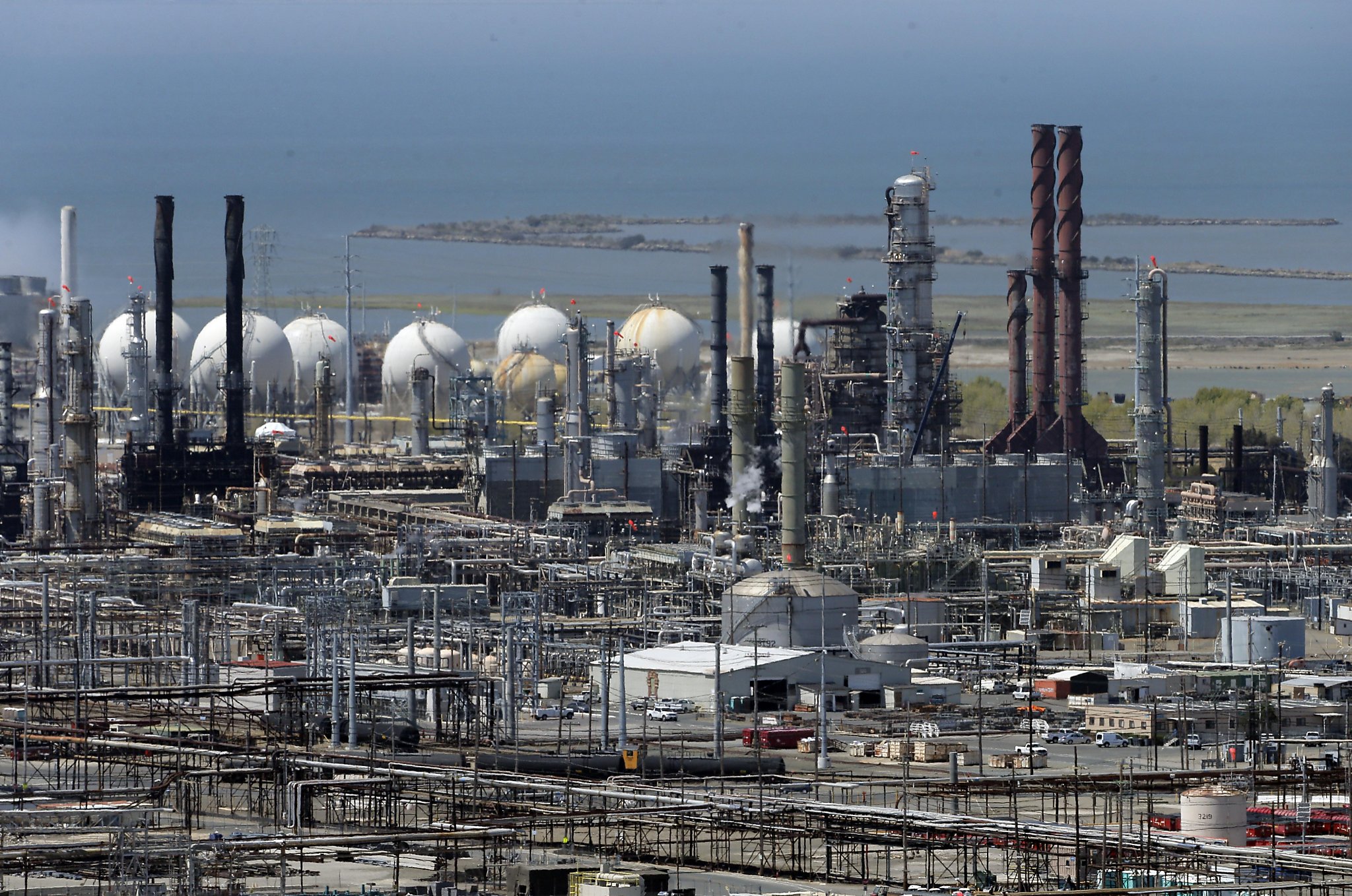 Odor complaints from flaring at Richmond refinery
