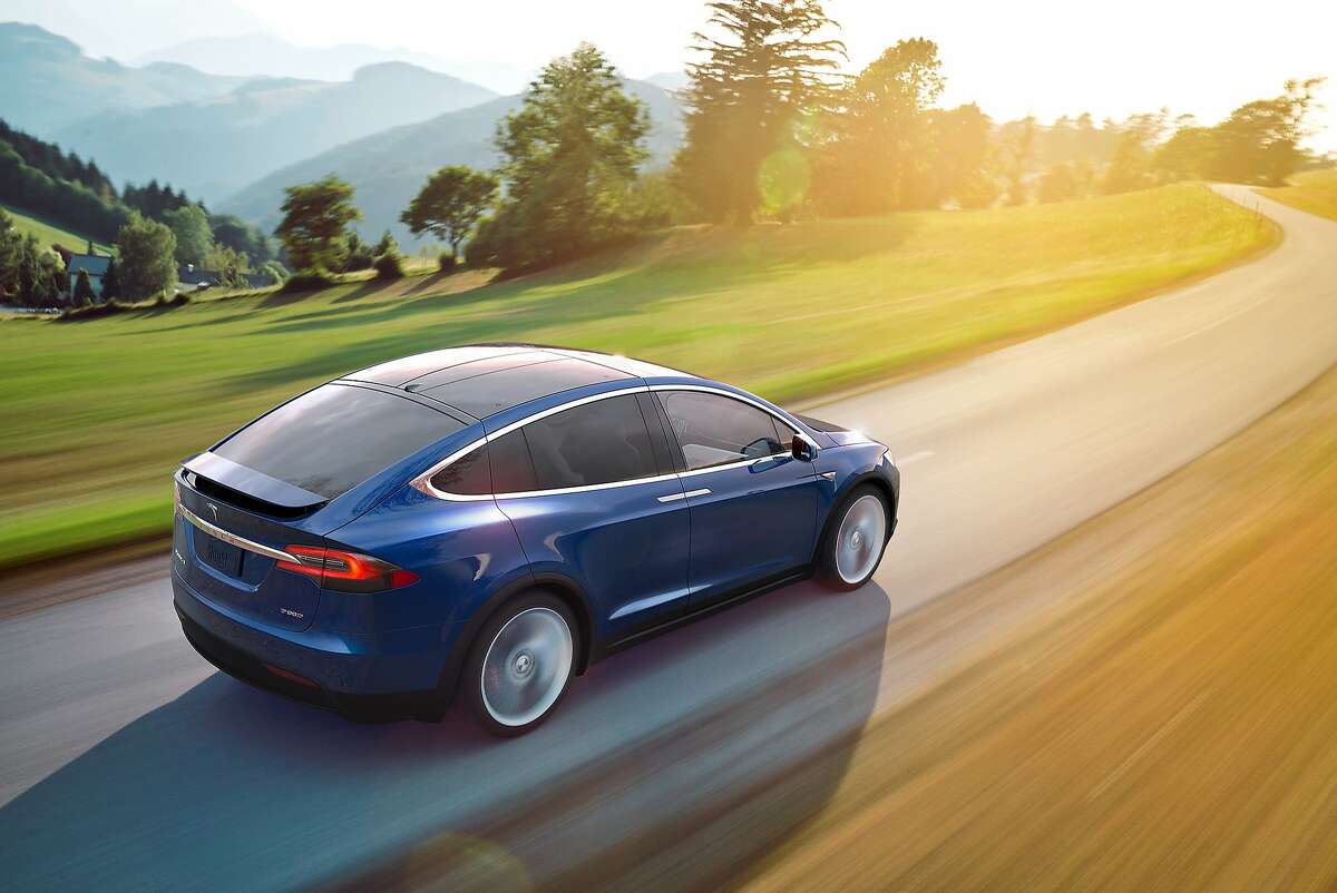 Tesla Motors, Inc.: Model X Test-Drive Feedback Is "Extremely Positive"