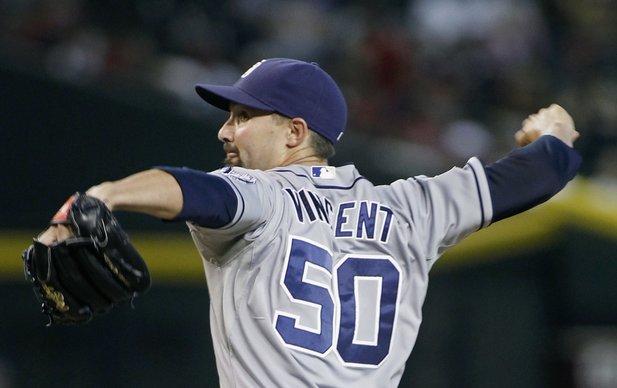 Mariners acquire reliever Nick Vincent in deal with Padres