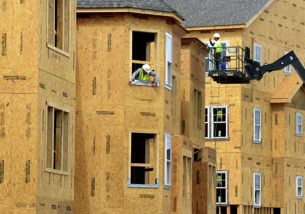 Bridgeport housing plan moves ahead