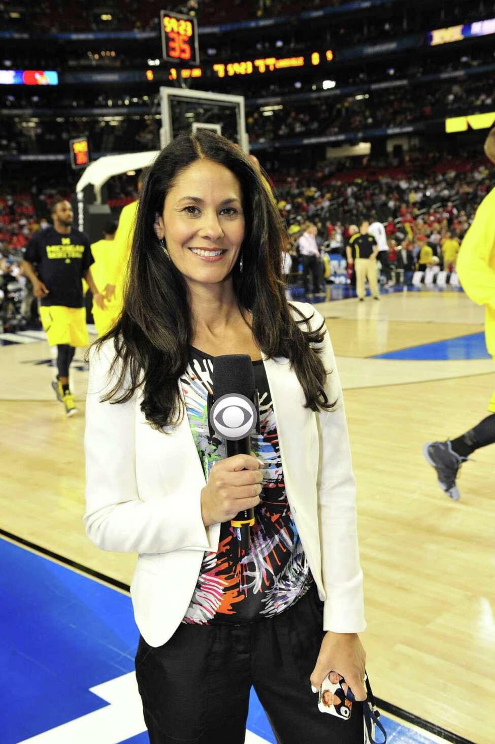 Sports media: A Q&A with sideline reporter Tracy Wolfson