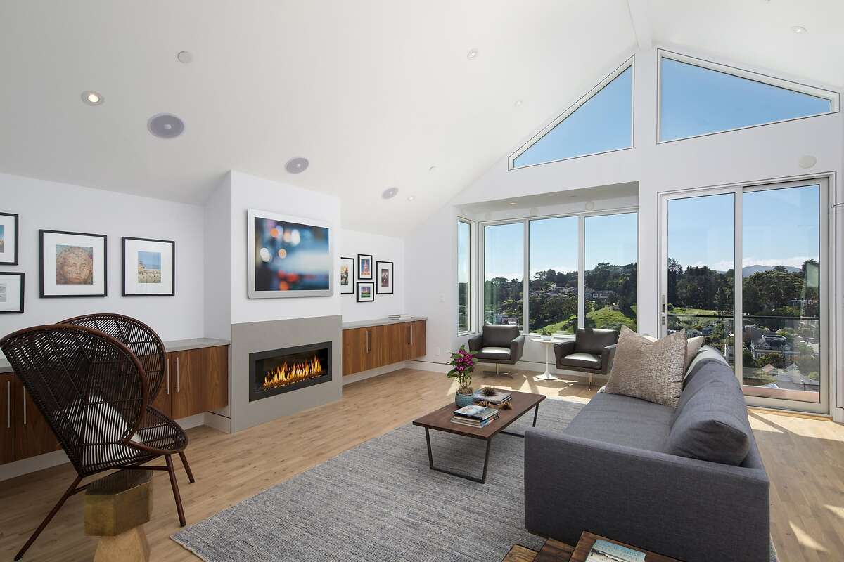 Technology dominates newly built view home in Noe Valley