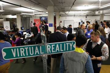 Virtual reality ho! Startups race to stake a claim in new field