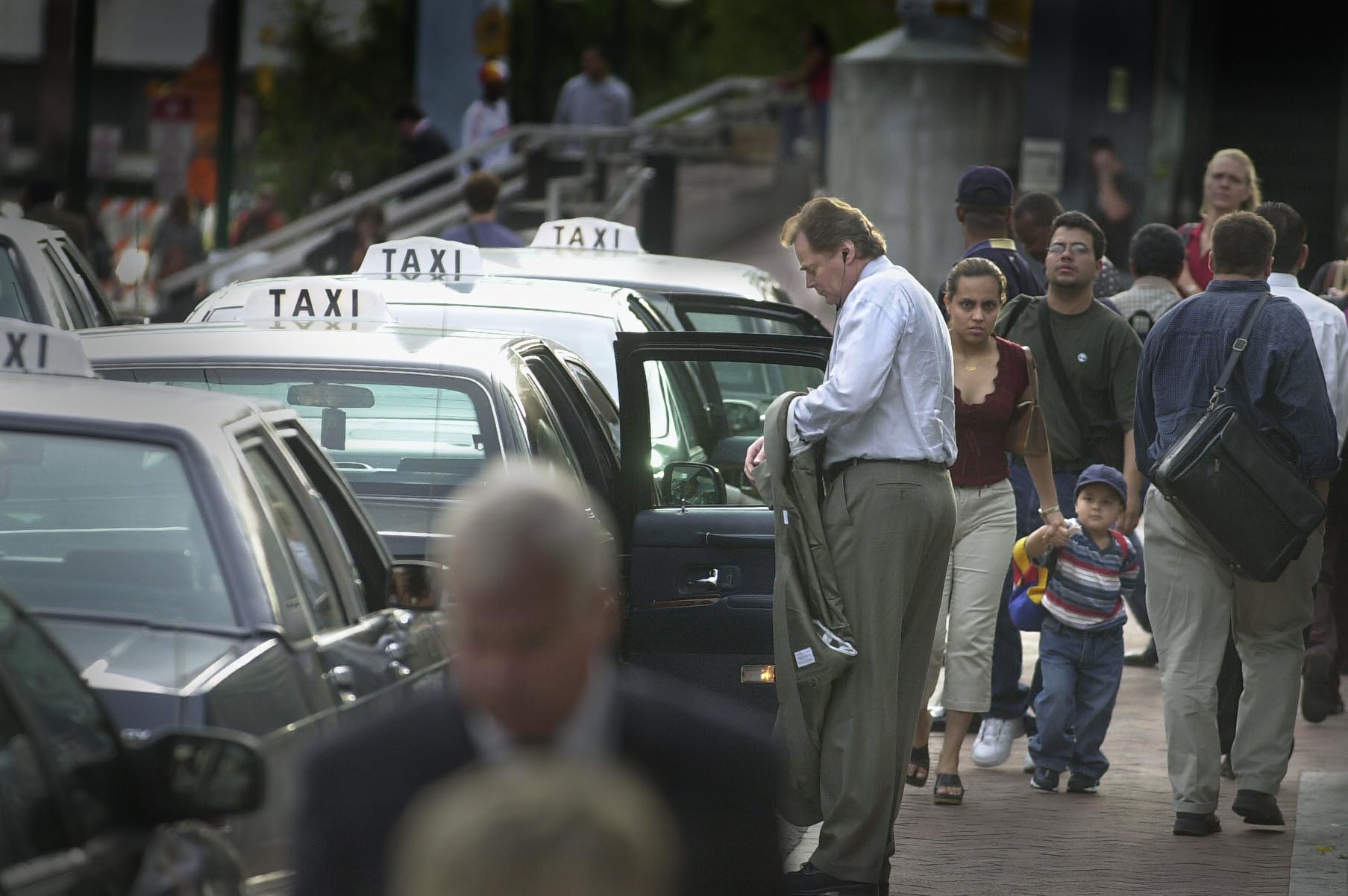 Transportation center’s passenger drop-off area to close