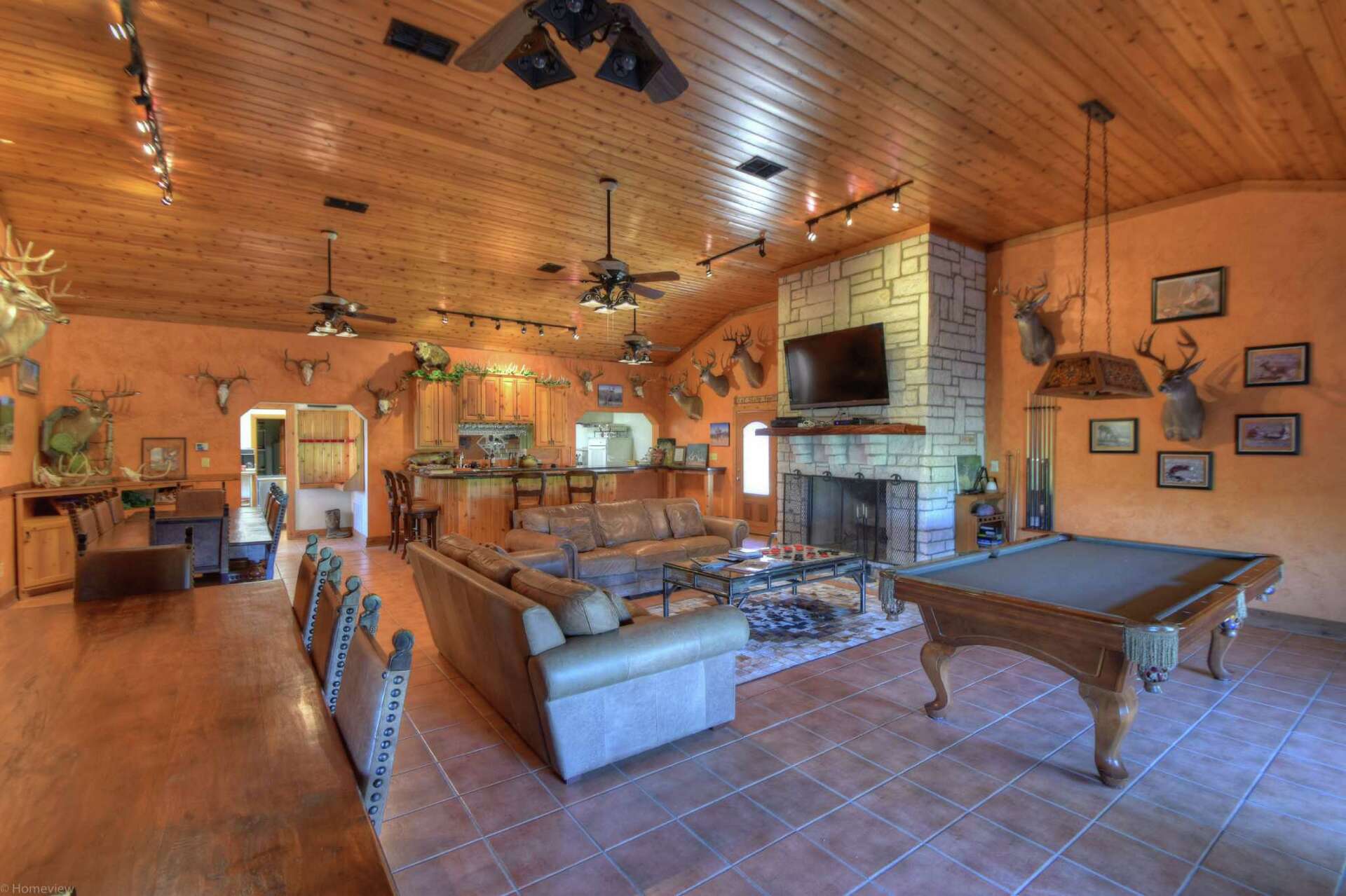 MLB All-Star Chipper Jones sells South Texas ranch