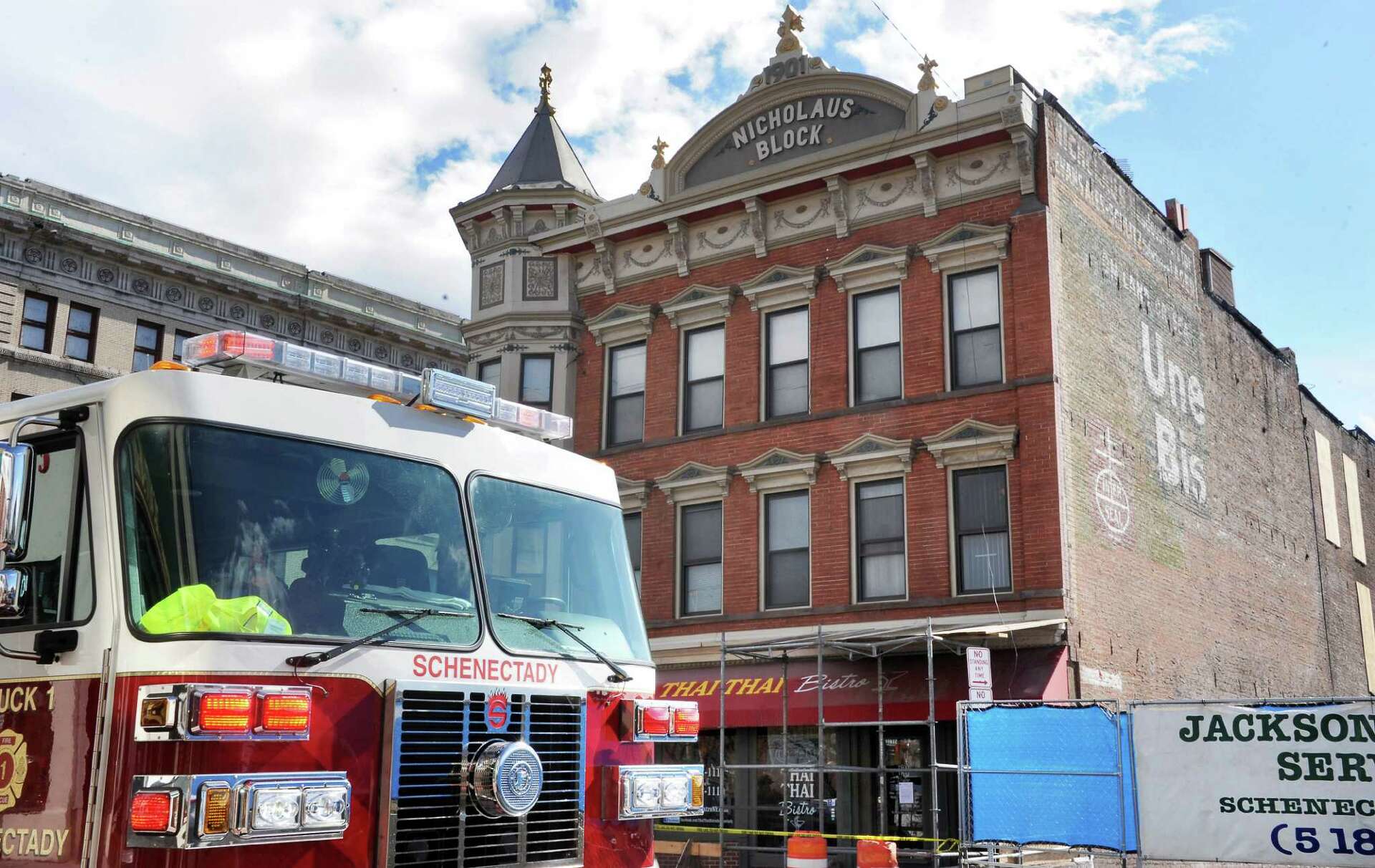 Building's stability keeps Schenectady streets closed