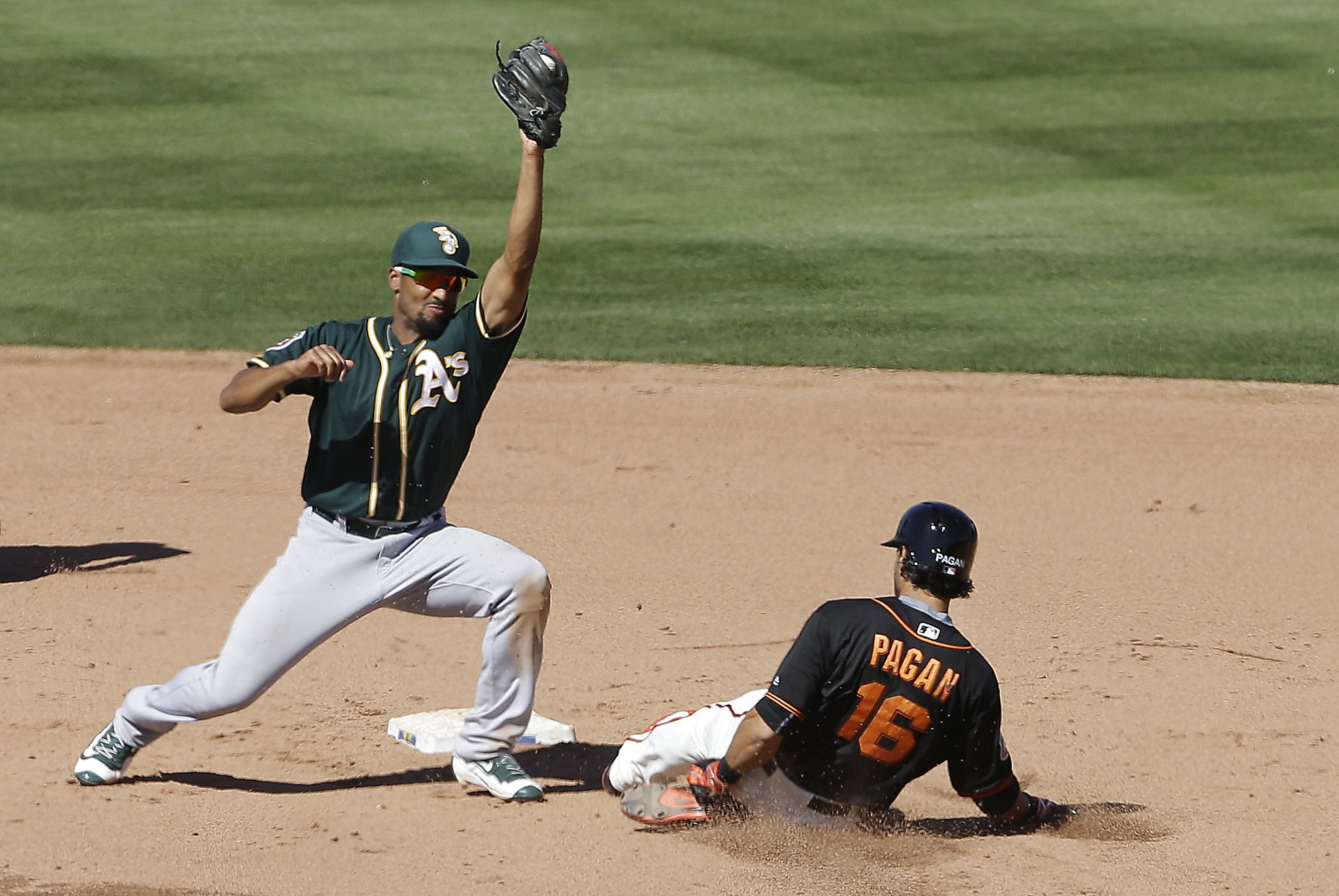 Giants’ shortstop Crawford inspires A’s Semien
