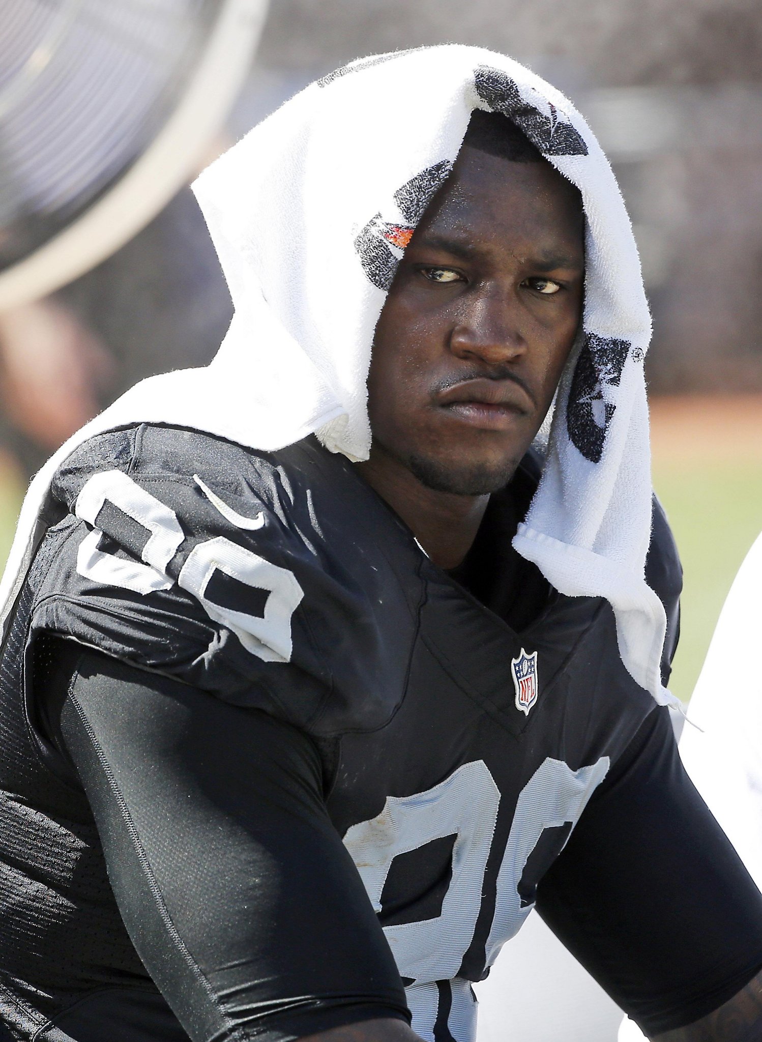 Report: Raiders’ Aldon Smith enters treatment center