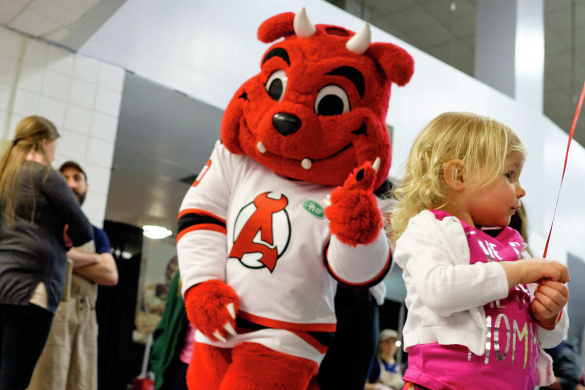 SEEN: Clucks and Pucks for LLS