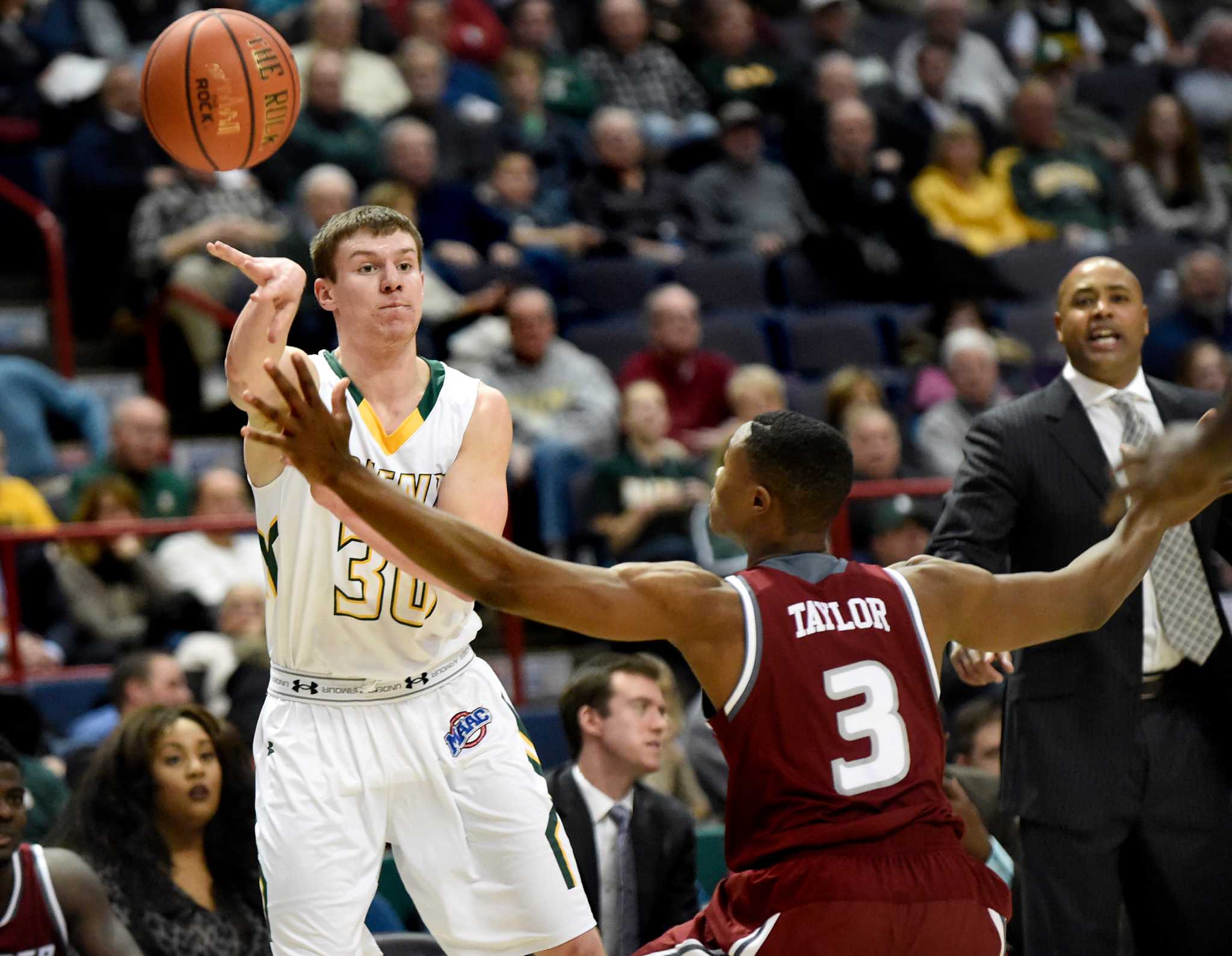 Siena men's basketball losing Kinnon LaRose