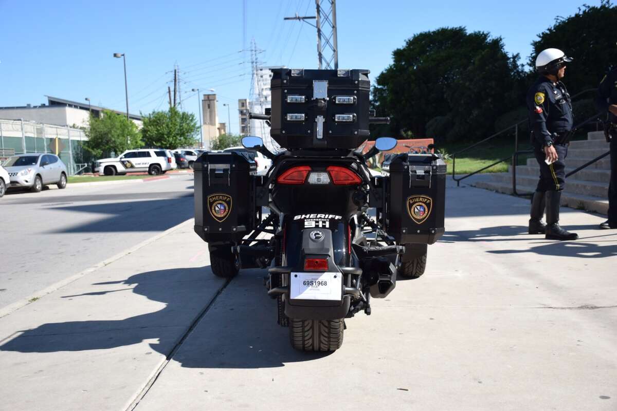 Bexar County Sheriff's Office testing out Can-Am Spyder to replace ...