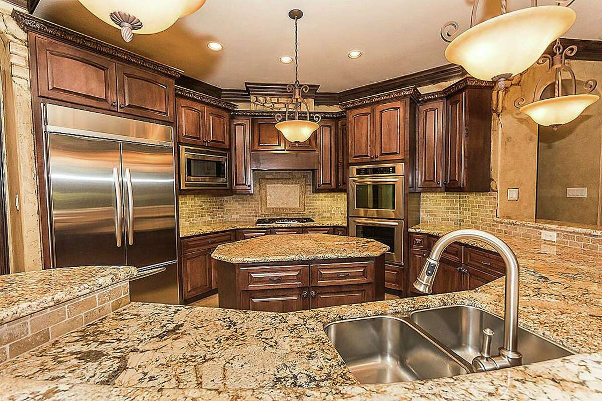 Large Humble mansion gets modern face lift, listed again for $2.1 million