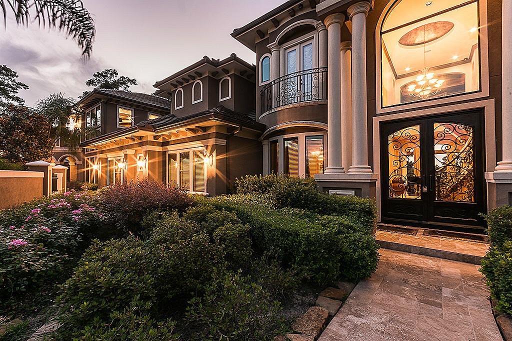 Large Humble mansion gets modern face lift, listed again for $2.1 million