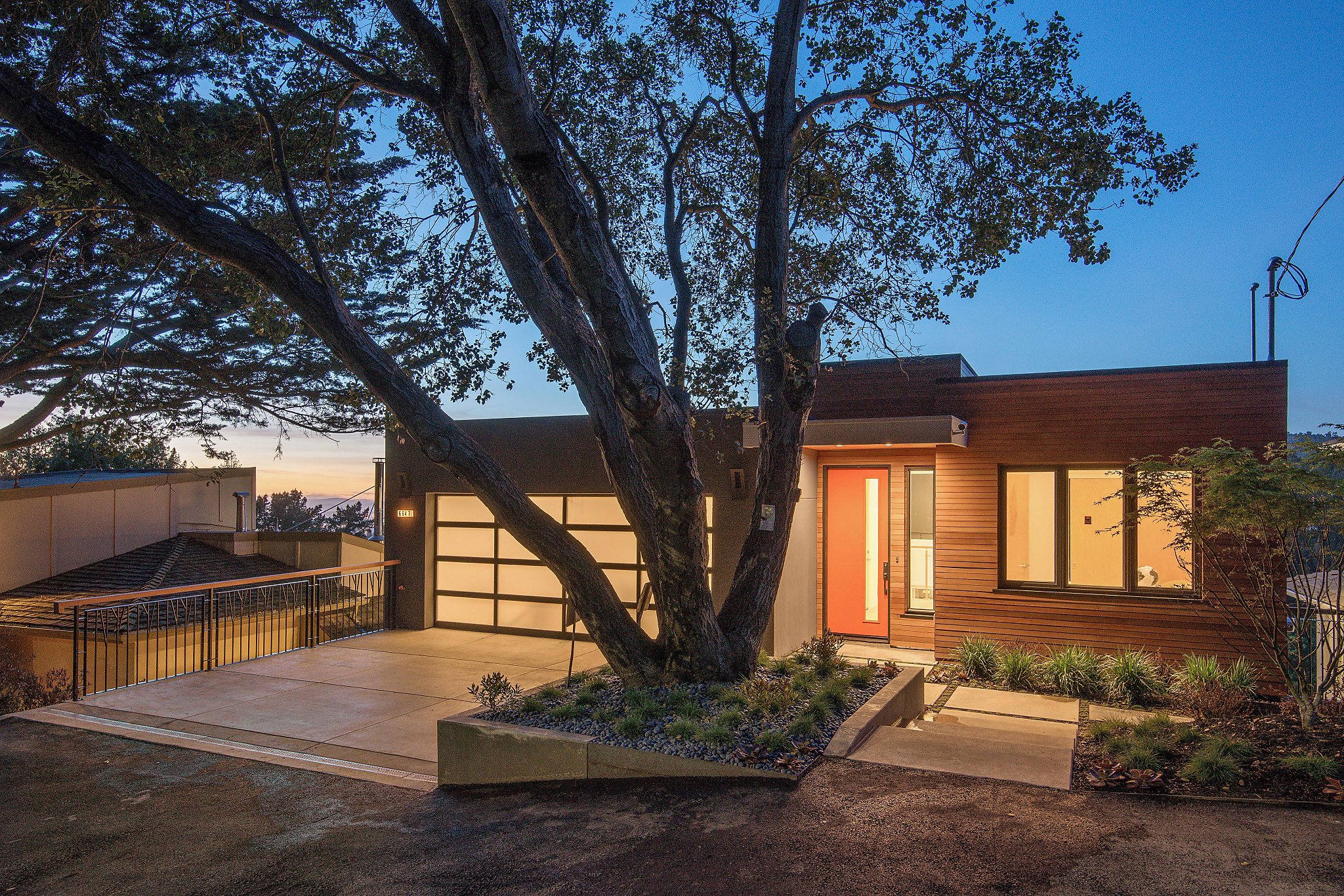 Masterful modernity in Oakland’s Montclair