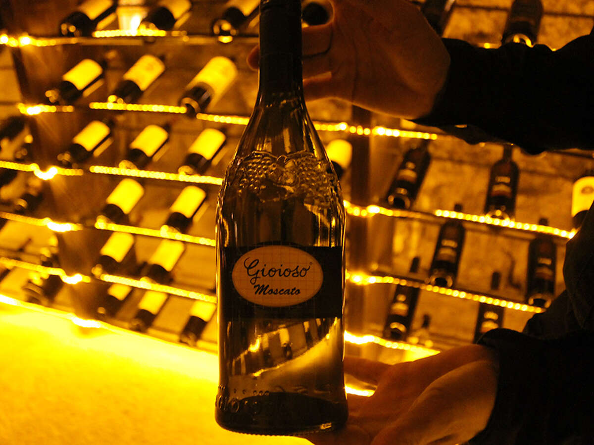 Inside Look: Alux Restaurant, Bar and Lounge