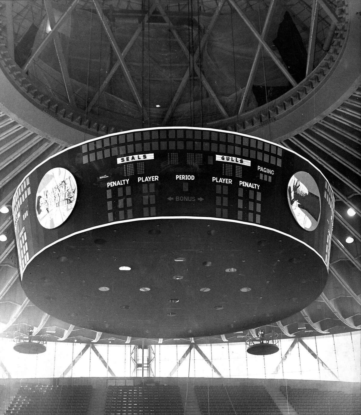 The first game at Oracle Arena was 53 minutes late because the stadium ...