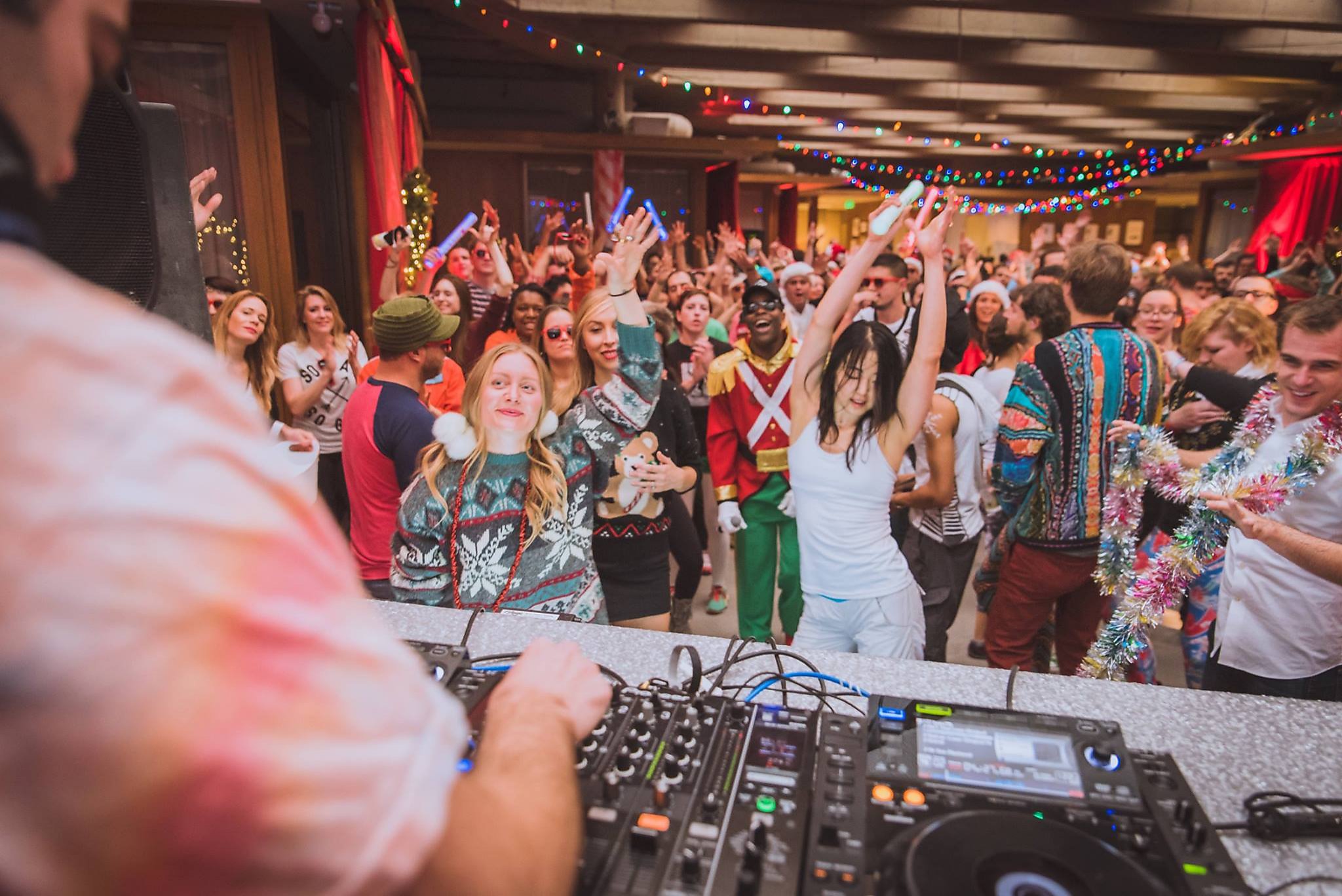 Dance, disconnect from tech at SF Daybreaker party