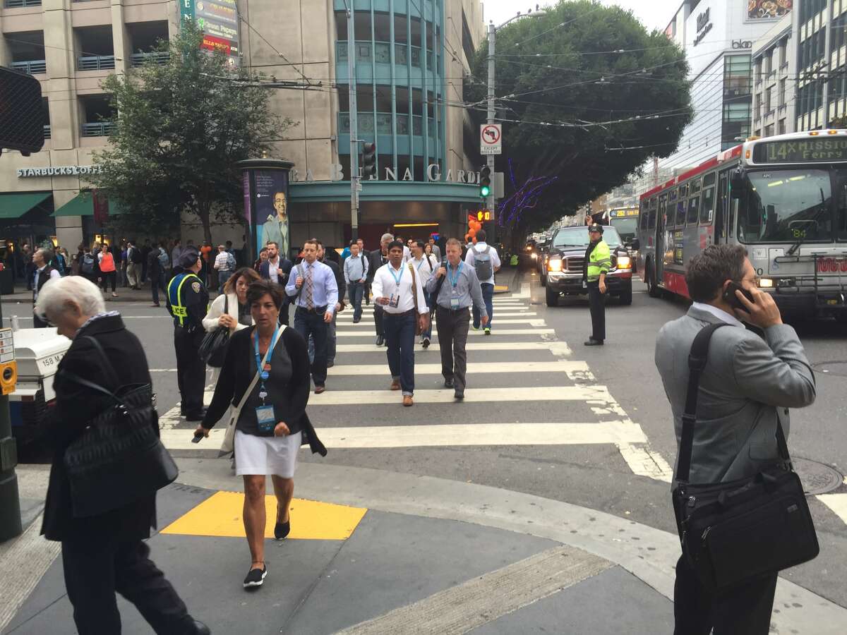 Who's right? Pedestrians who walk on the left toward oncoming traffic ...