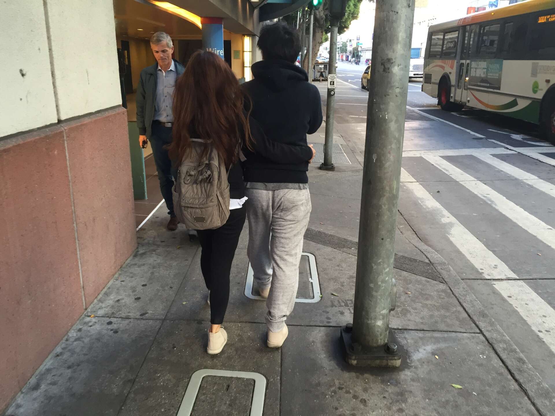 Who's right? Pedestrians who walk on the left toward oncoming traffic ...