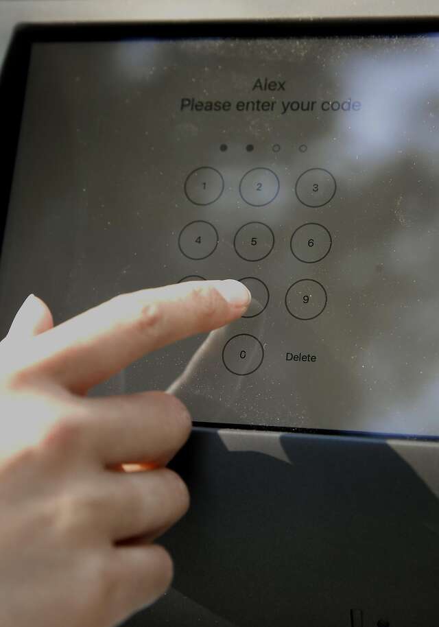 Robots may beat drones in race to deliver packages