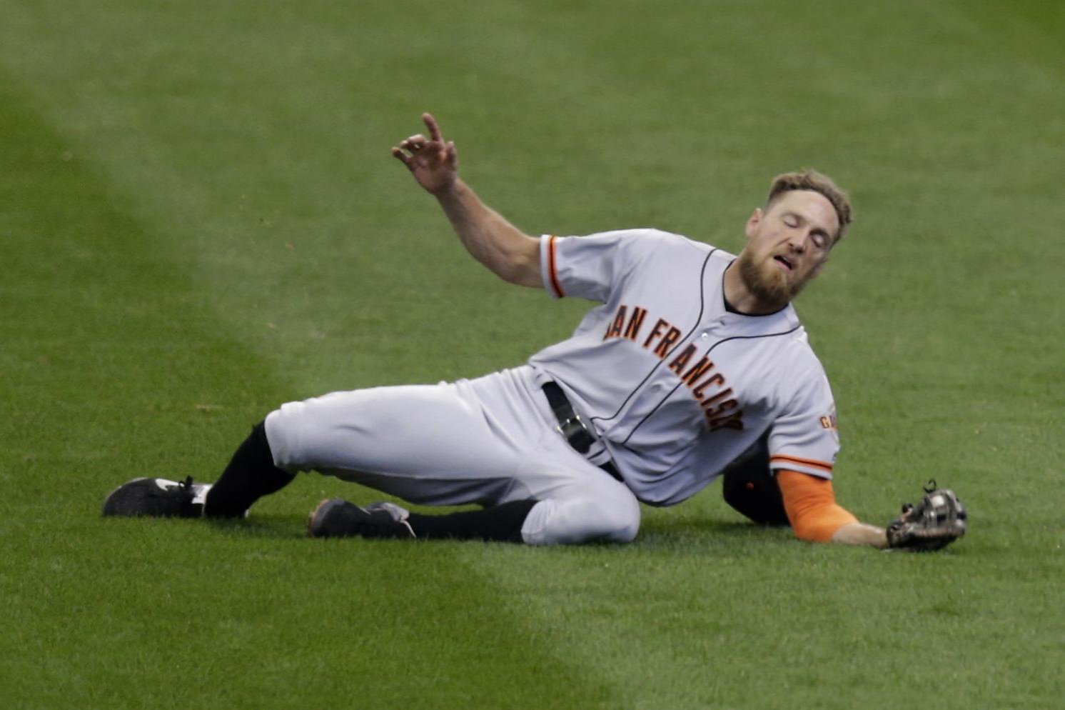 New Giants pitcher shares the hilarious tale of Hunter Pence's first ...