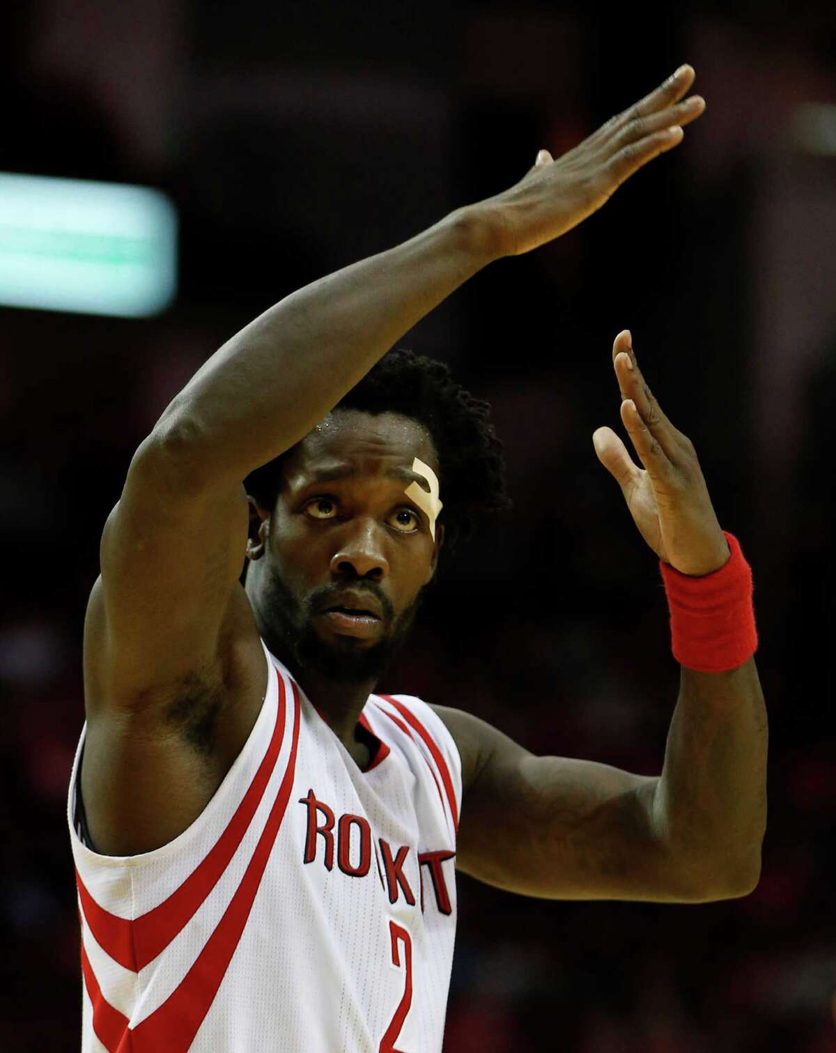 Rockets lose playoff ground in loss to Suns