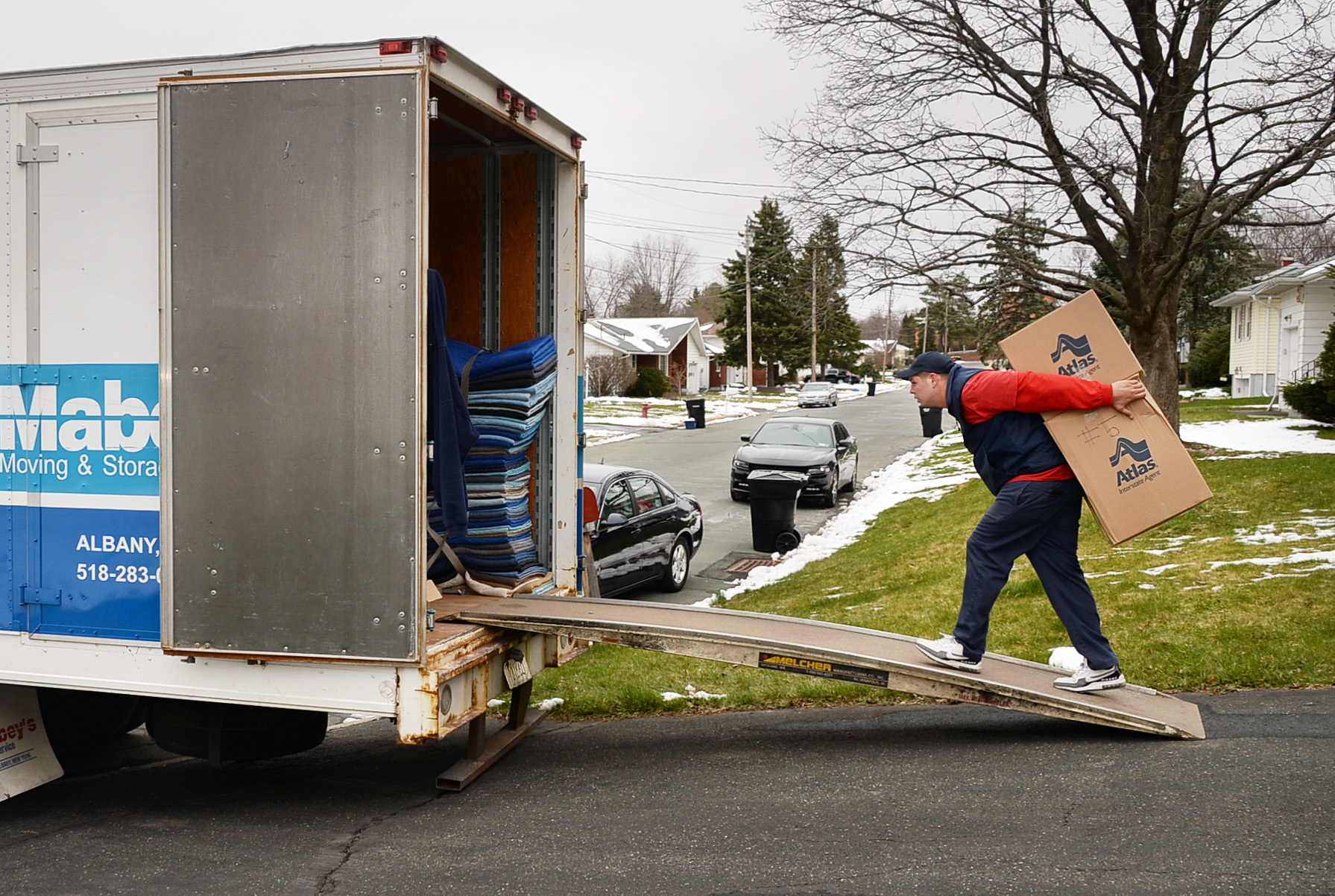 People moving from New York outnumber arrivals by nearly two-to-one ...