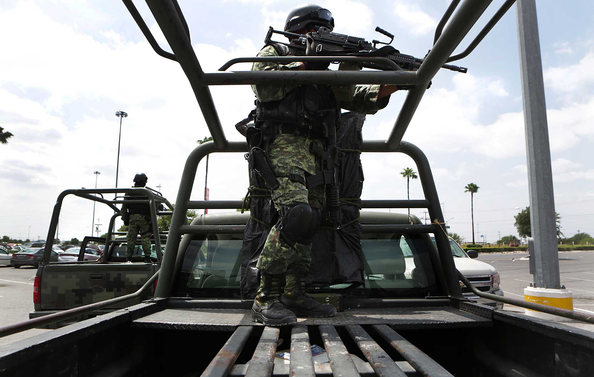 Town along Texas-Mexico border issues red alert during night of violence