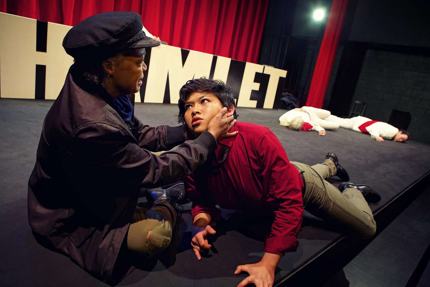 ‘Hamlet’ cast scrambles, with mostly amazing results
