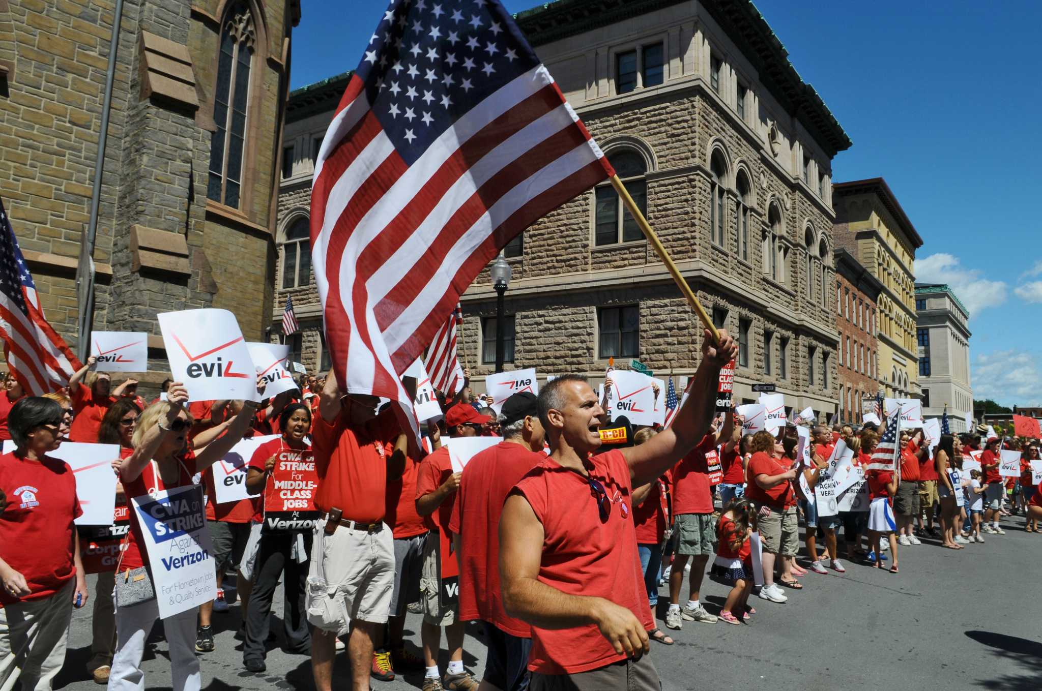 Verizon workers set to strike Wednesday as contract talks falter
